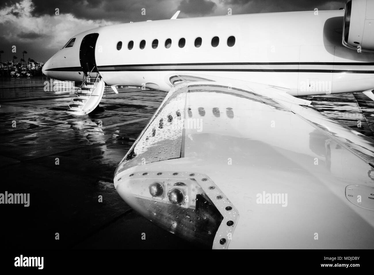 Falcon 2000 Business Jet Ready to Go Stock Photo - Alamy
