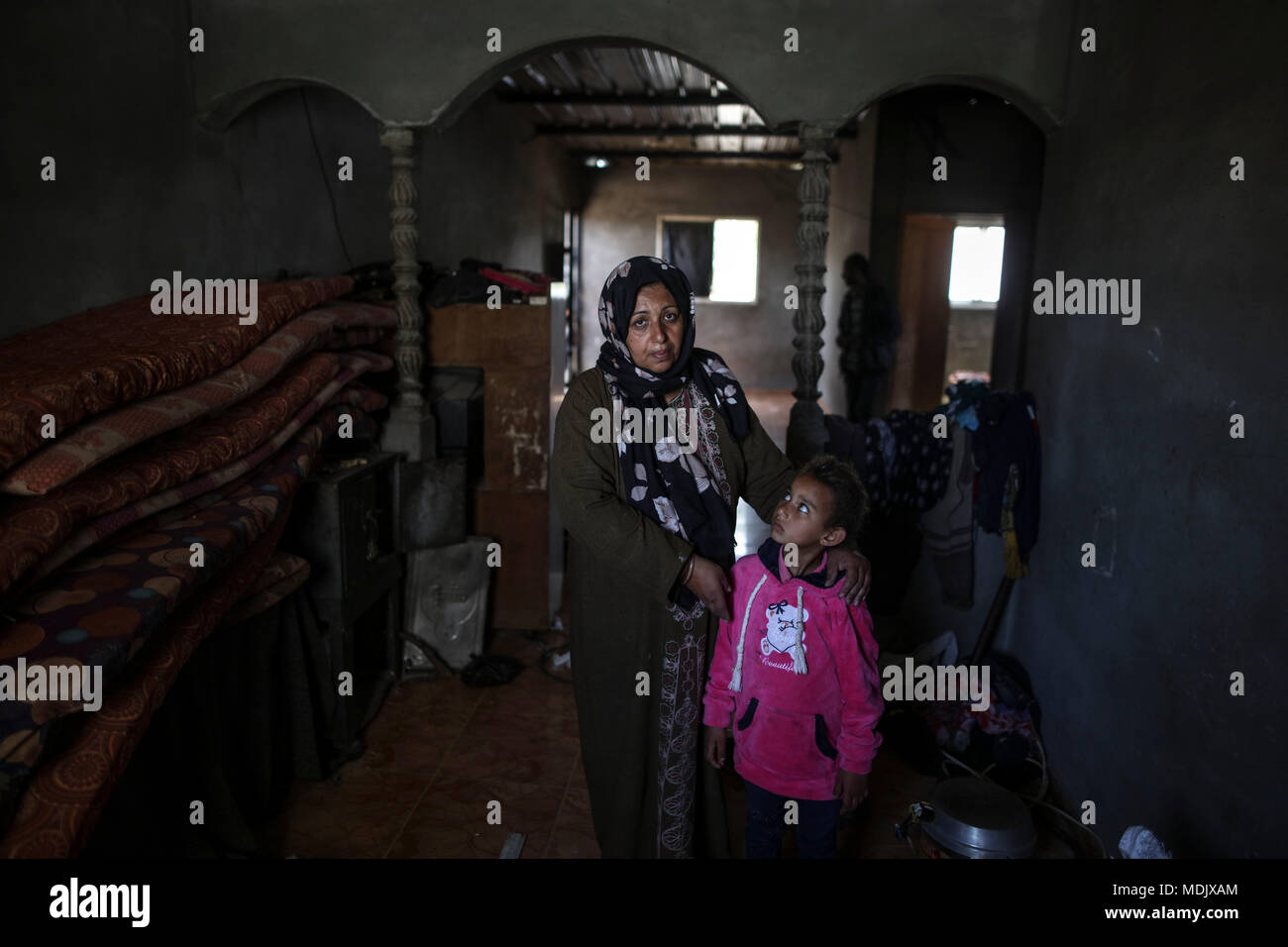 Refugee home sheet hi-res stock photography and images - Alamy