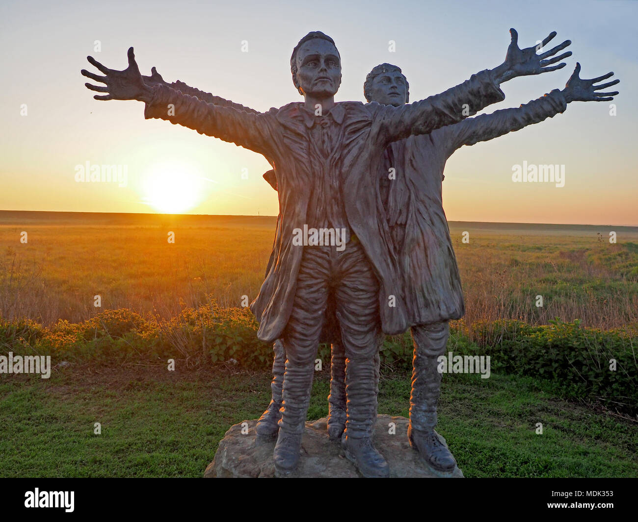 Leysdown on sea, Kent, UK. 20th April, 2018. UK Weather: the sun rises ...
