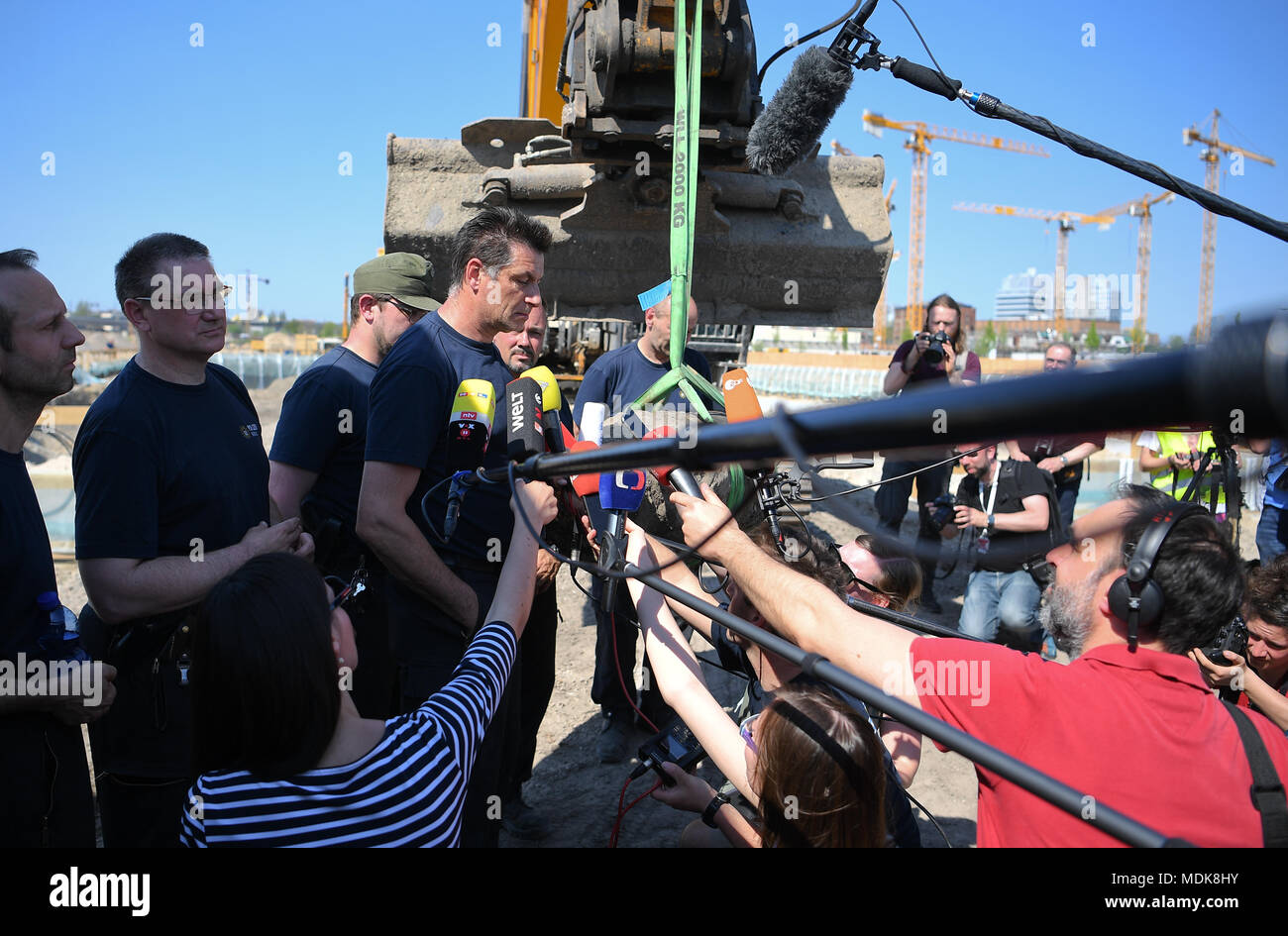 Ww2 bomb hi-res stock photography and images - Alamy