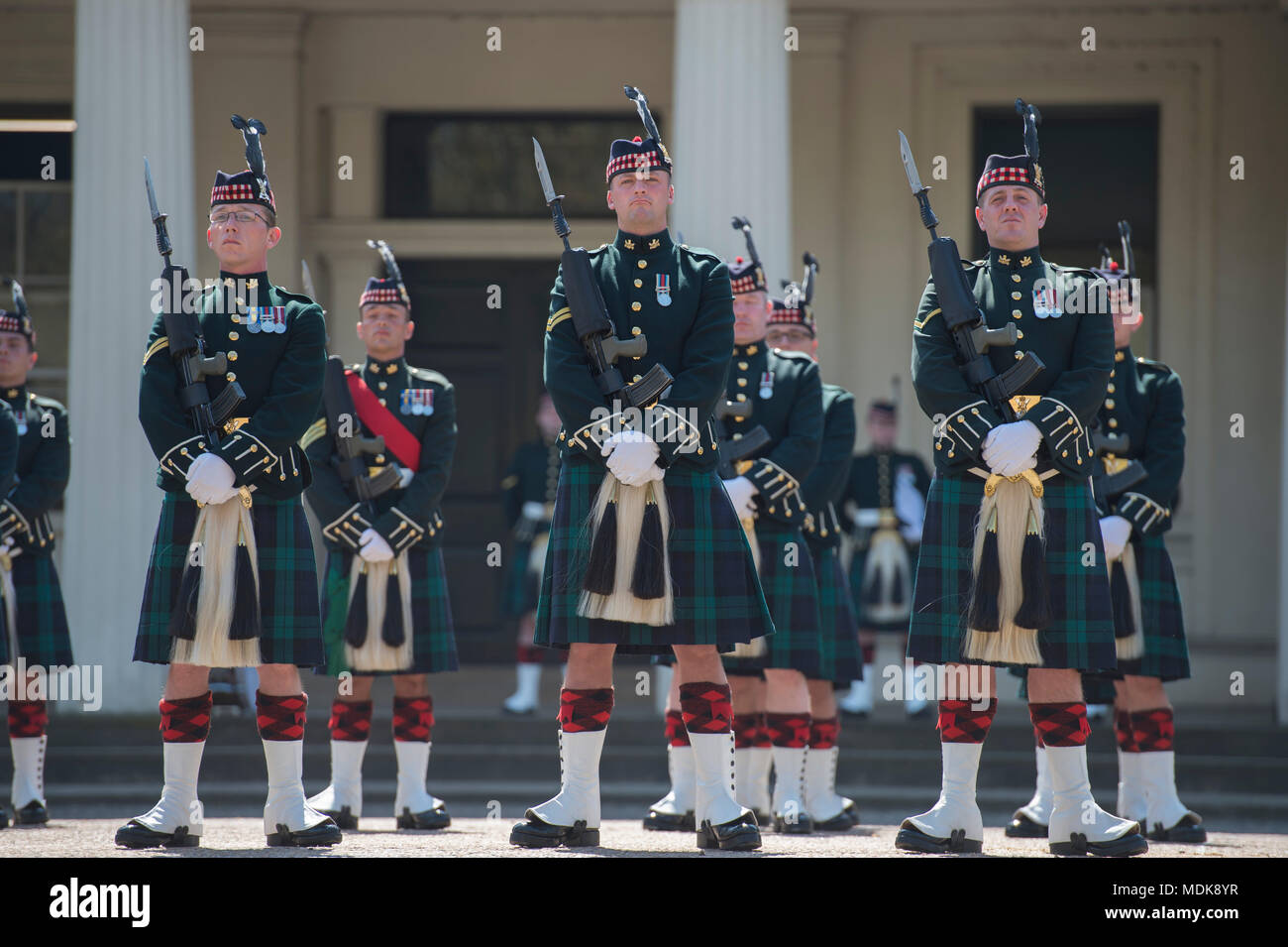 Scottish guard regiment edinburgh scotland hi-res stock photography and ...