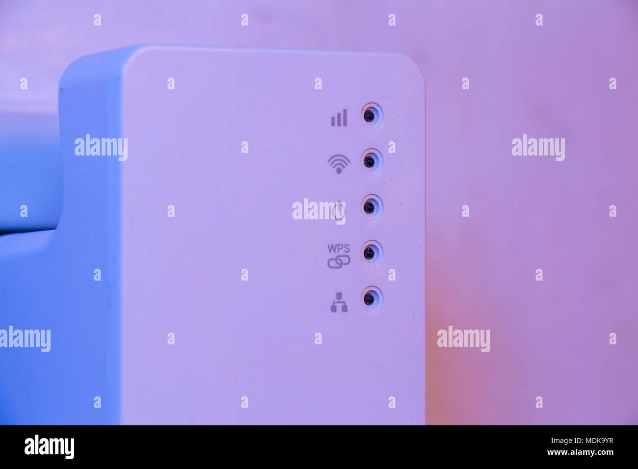 Broadband router status lights hi-res stock photography and images - Alamy
