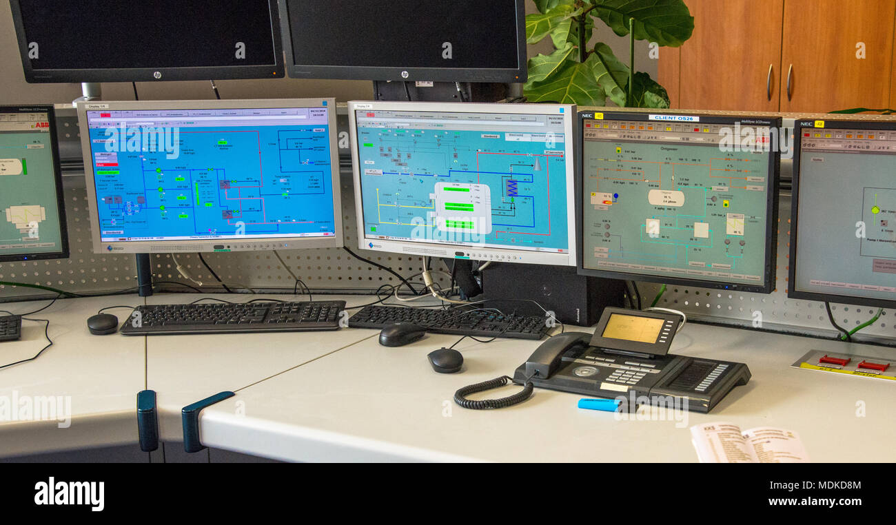 Control room operator hi-res stock photography and images - Alamy