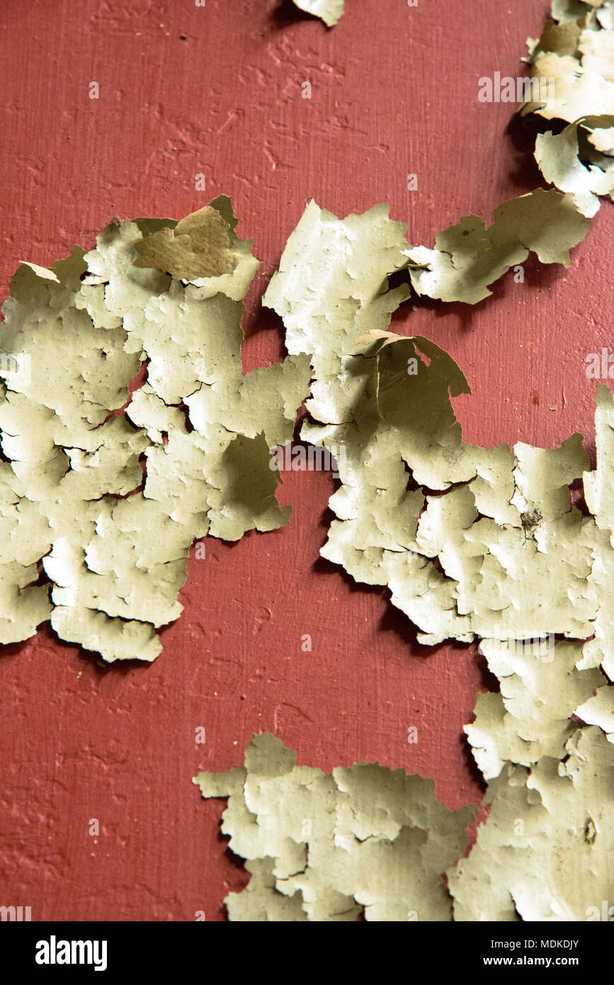 cracked paint on steel beam Stock Photo - Alamy