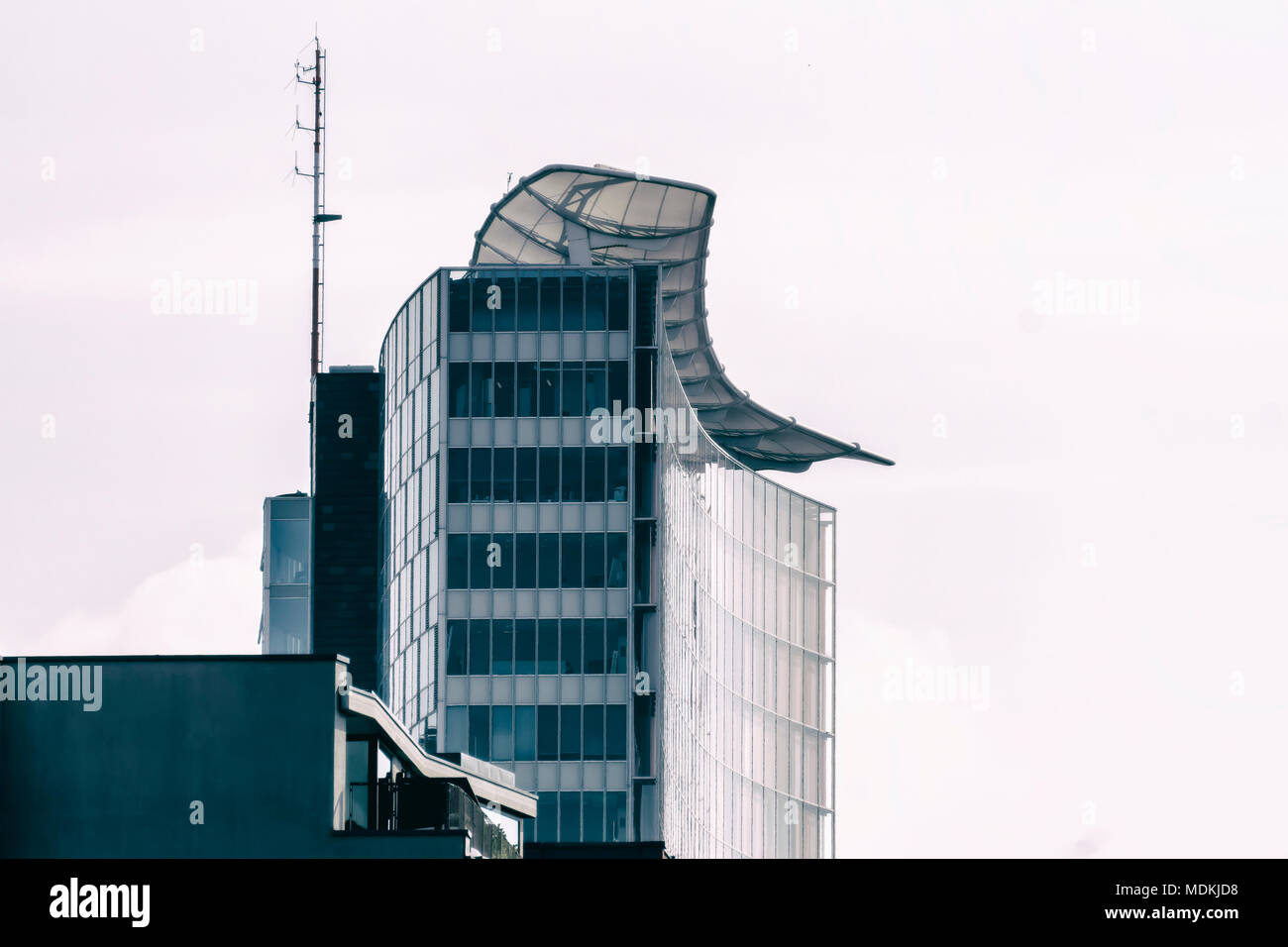 Curved office building hi-res stock photography and images - Alamy