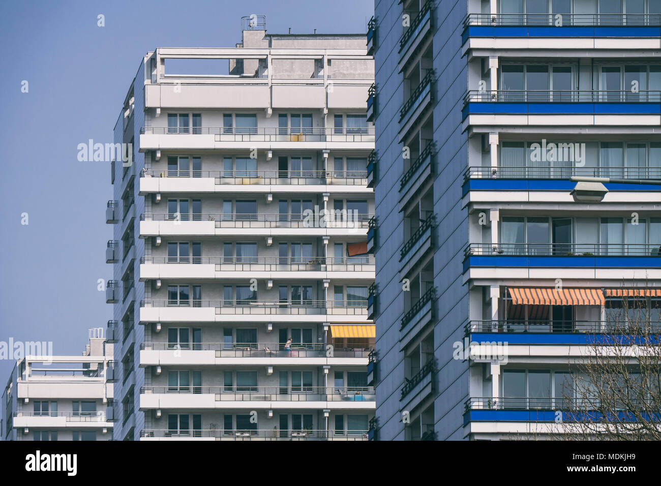 Buildings in the row hi-res stock photography and images - Alamy