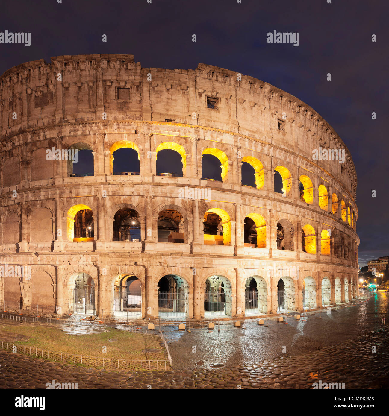 Illuminated Colosseum, Colosseo, UNESCO World Heritage, Rome, Lazio ...