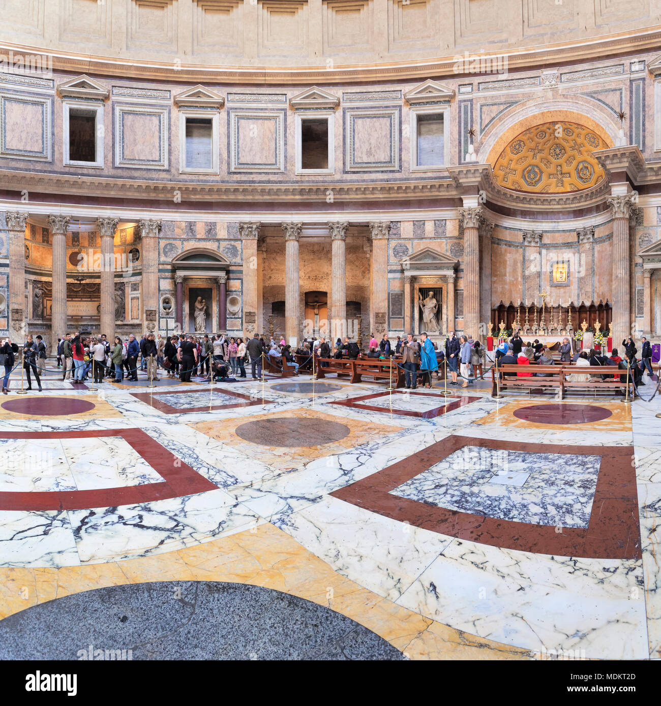 Dome room hi-res stock photography and images - Alamy