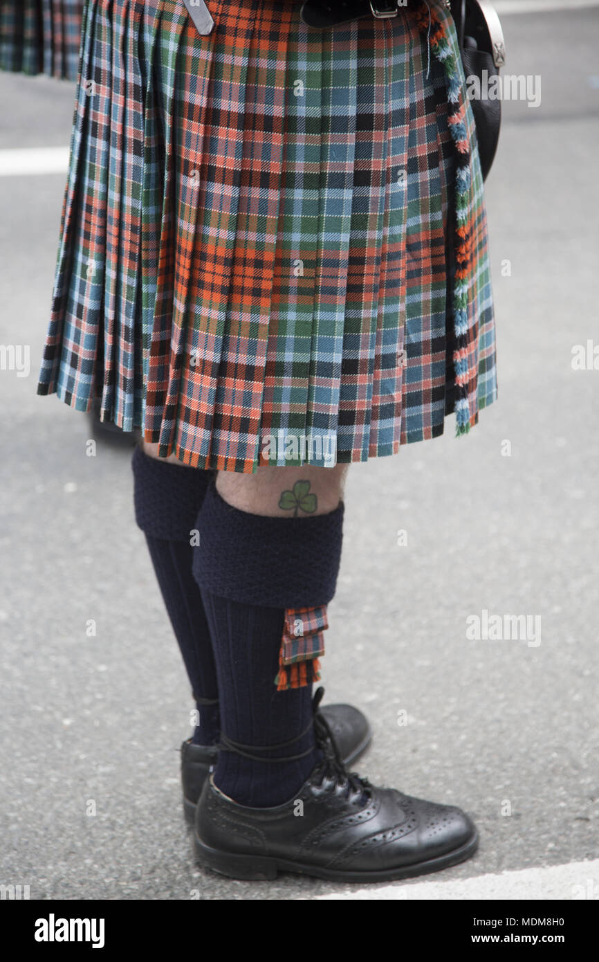 Legs and kilt hi-res stock photography and images - Alamy