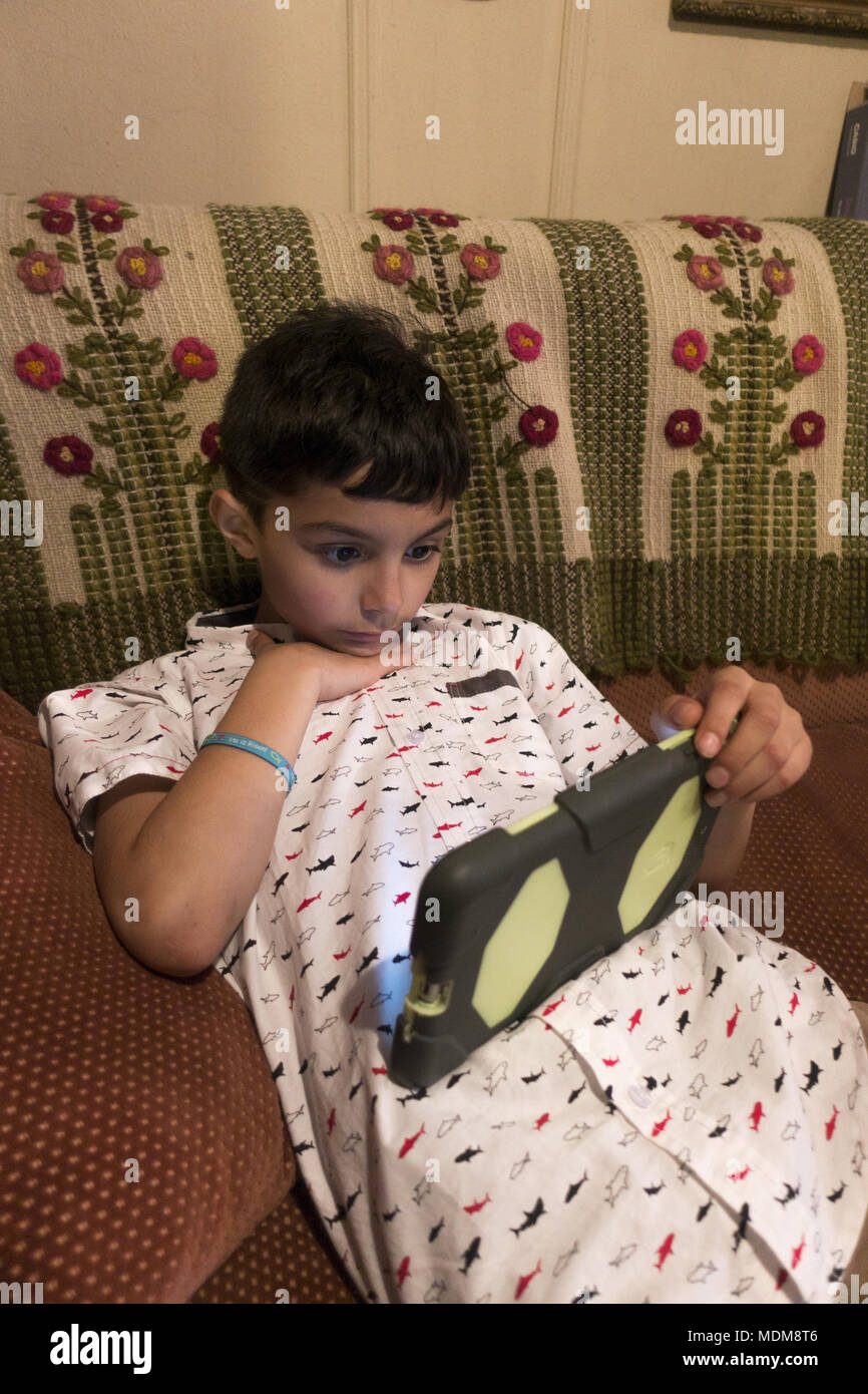 Ipad 10 hi-res stock photography and images - Alamy