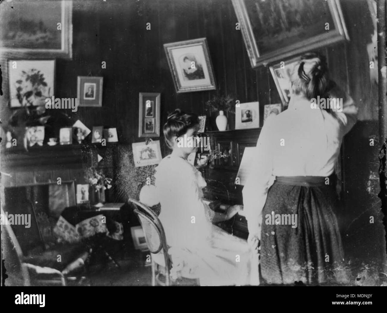 State parlour hi-res stock photography and images - Alamy