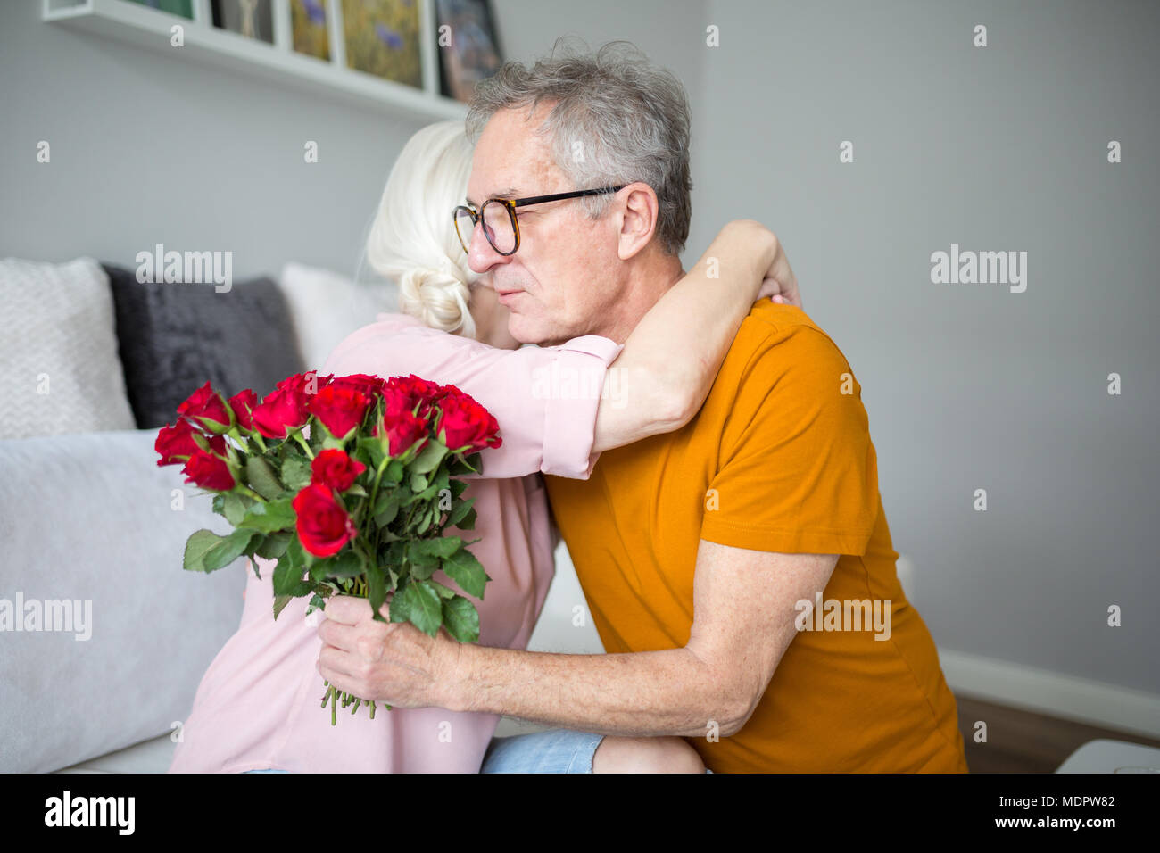 Apologizing hi-res stock photography and images - Alamy