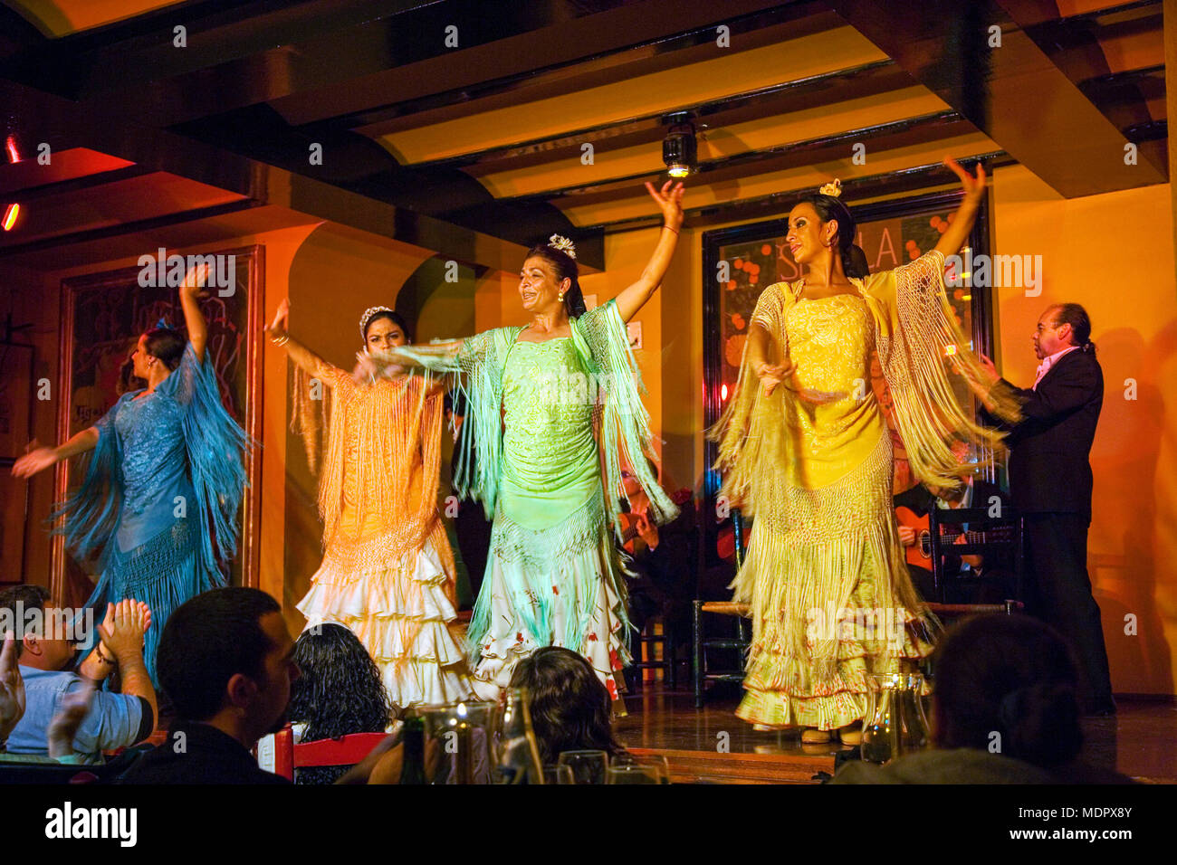 Flamenco dancers sevilla hi-res stock photography and images - Alamy