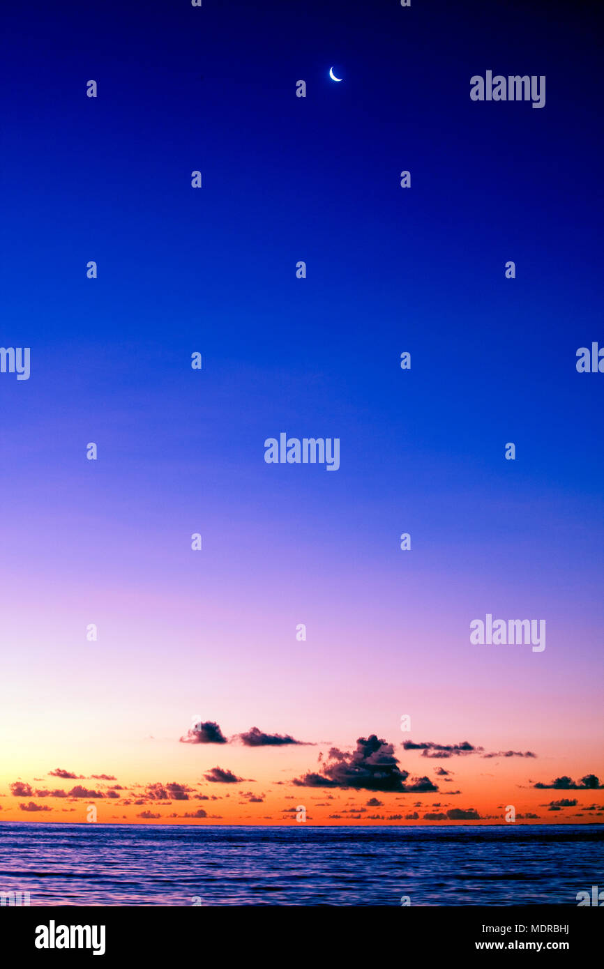 Crescent moon sunset hi-res stock photography and images - Alamy