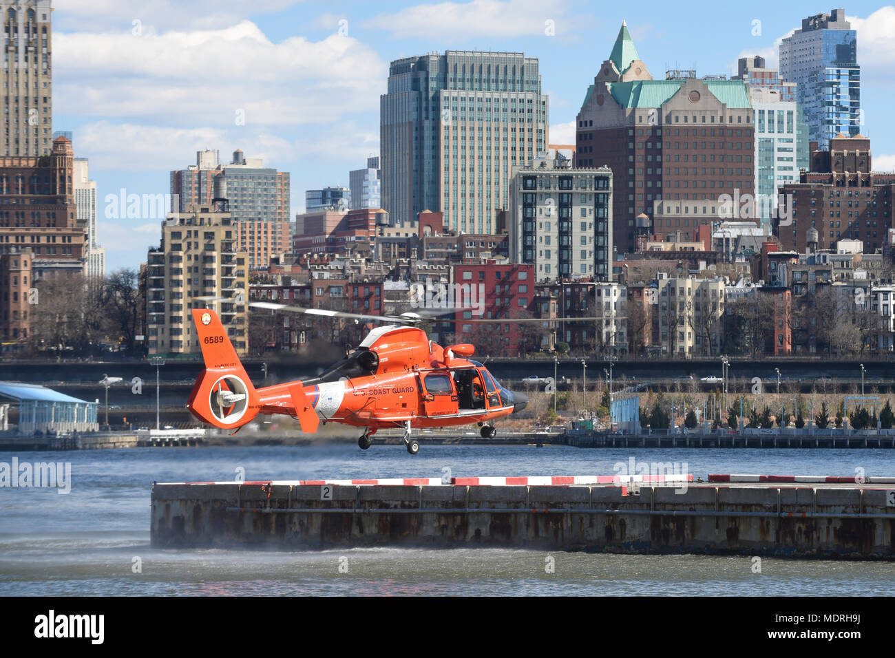 Short range recovery helicopter hi-res stock photography and images - Alamy