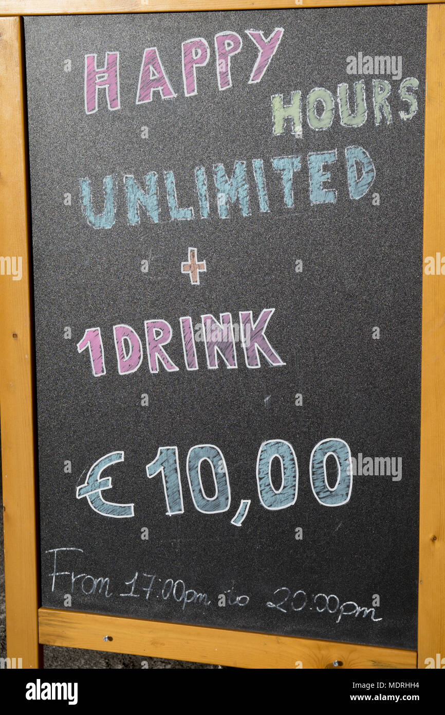 happy hours board with the written of the menu Stock Photo - Alamy