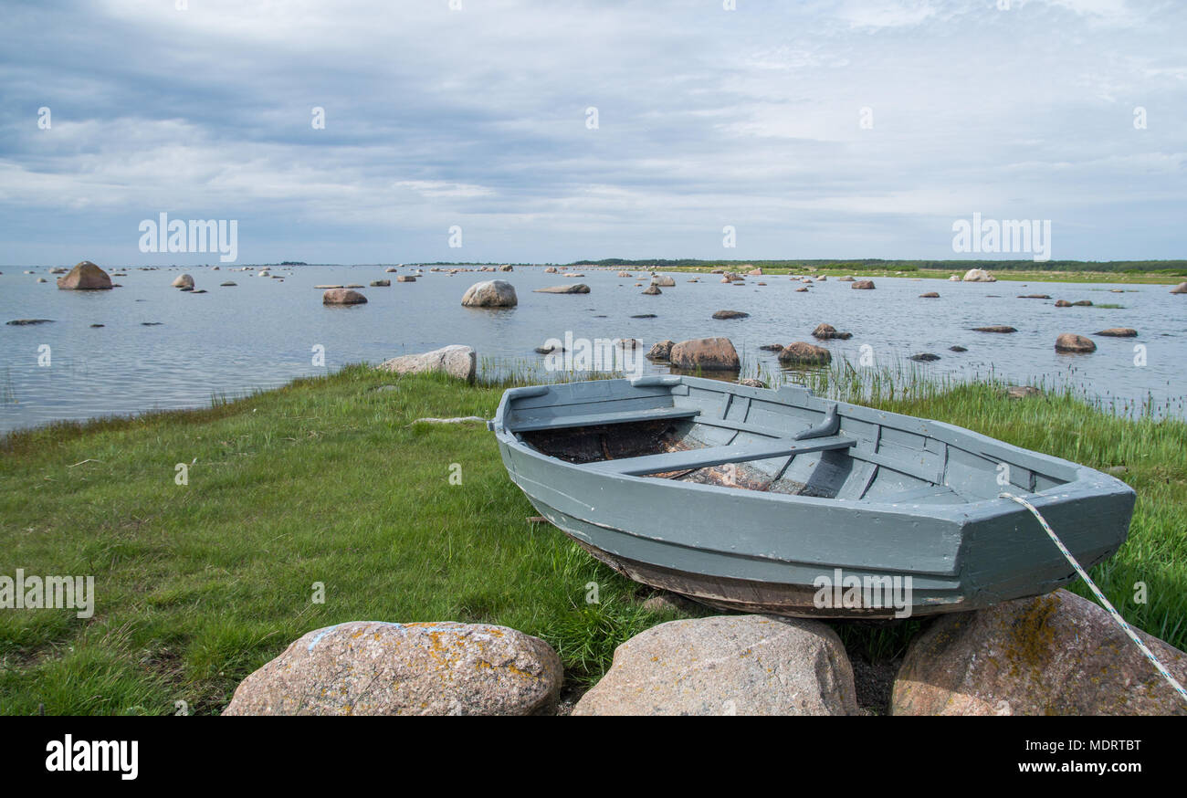 Shallow water boat hi-res stock photography and images - Alamy