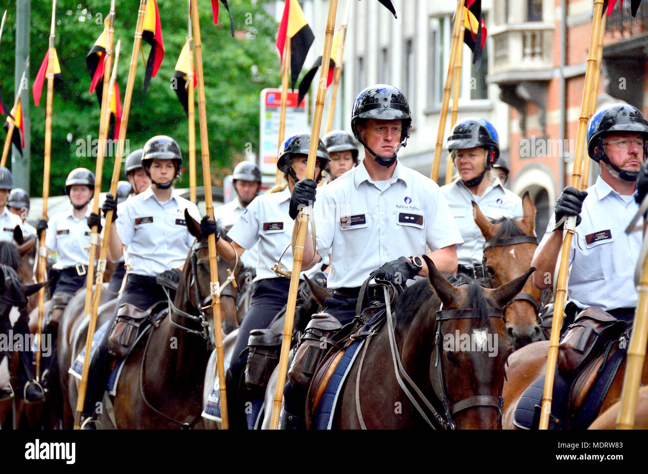 Brussels mounted police hi-res stock photography and images - Alamy