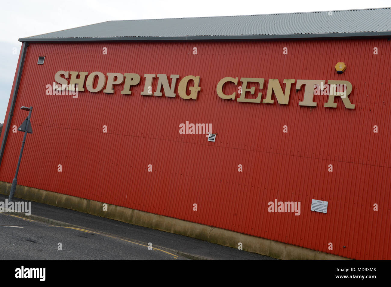 Shopping centre mall signage hi-res stock photography and images - Alamy