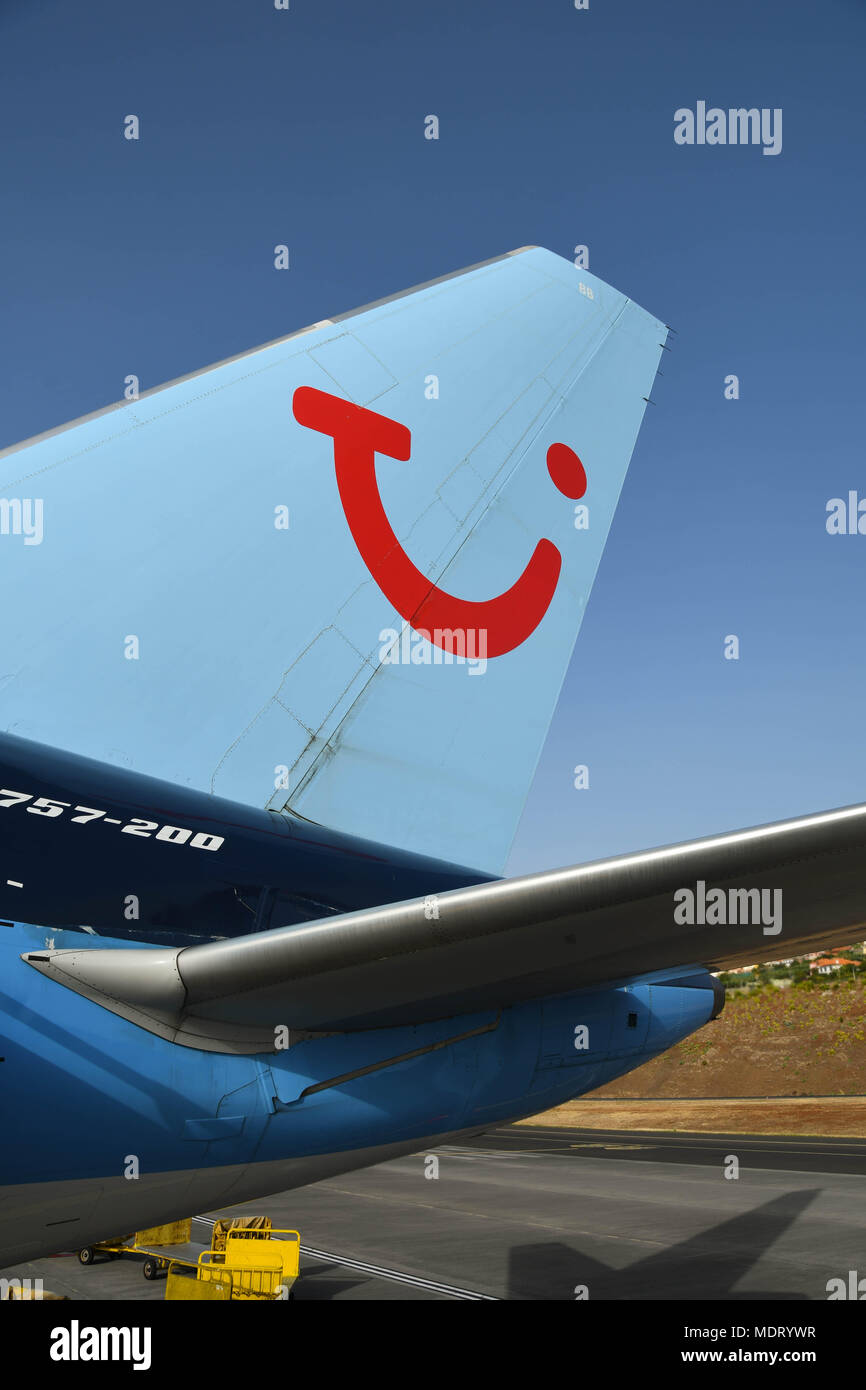 Tail boeing 757 jet aircraft hi-res stock photography and images - Alamy