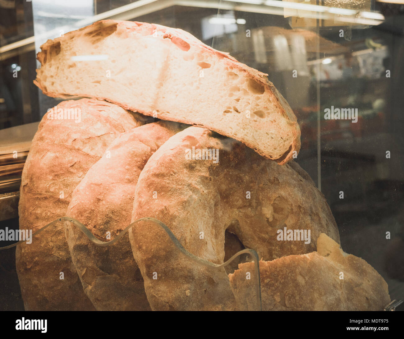 Bread store hi-res stock photography and images - Alamy