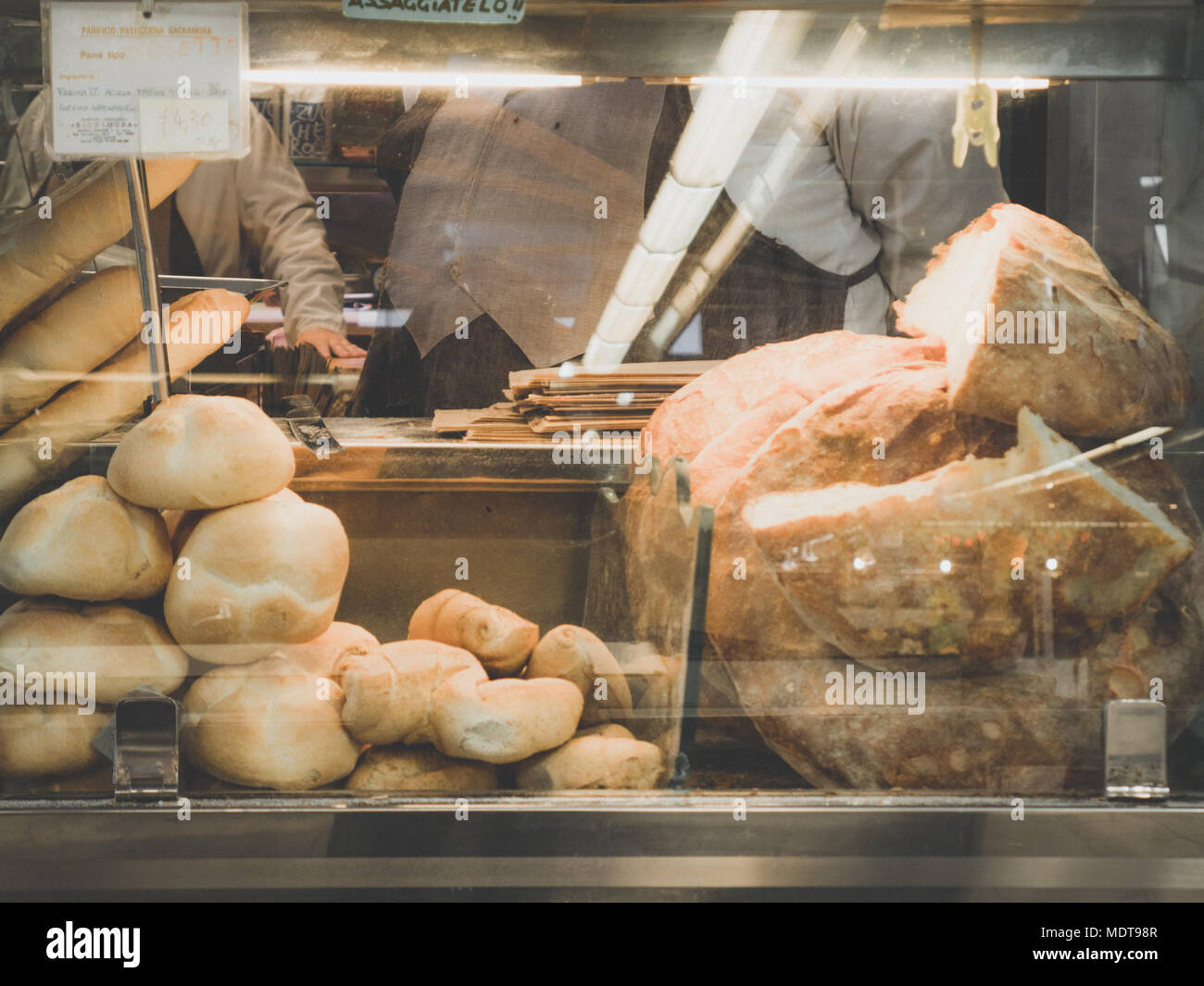 Bread store hi-res stock photography and images - Alamy