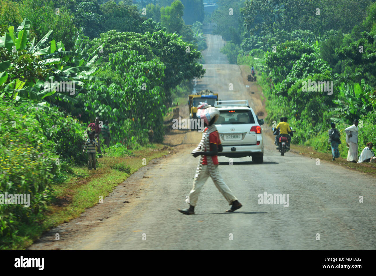 Road scene at Oromia, Ethiopia Stock Photo - Alamy