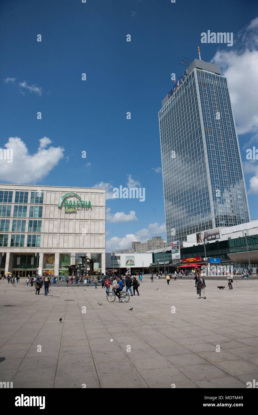 Germany, Berlin, Alexanderplatz, square, fountain, Fernsehturm Berlin ...