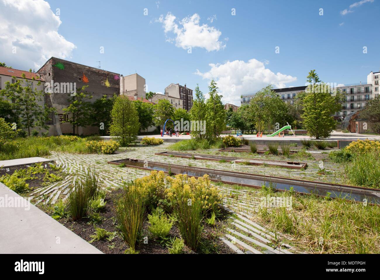 France, Clichy-la-Garenne, rue des Cailloux, Marcel Bich park ...