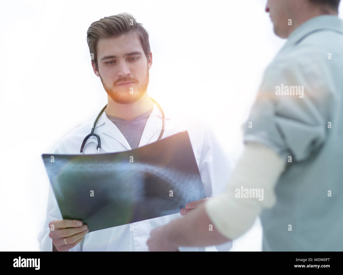 orthopedic surgeon examining an x-ray of the patient Stock Photo - Alamy