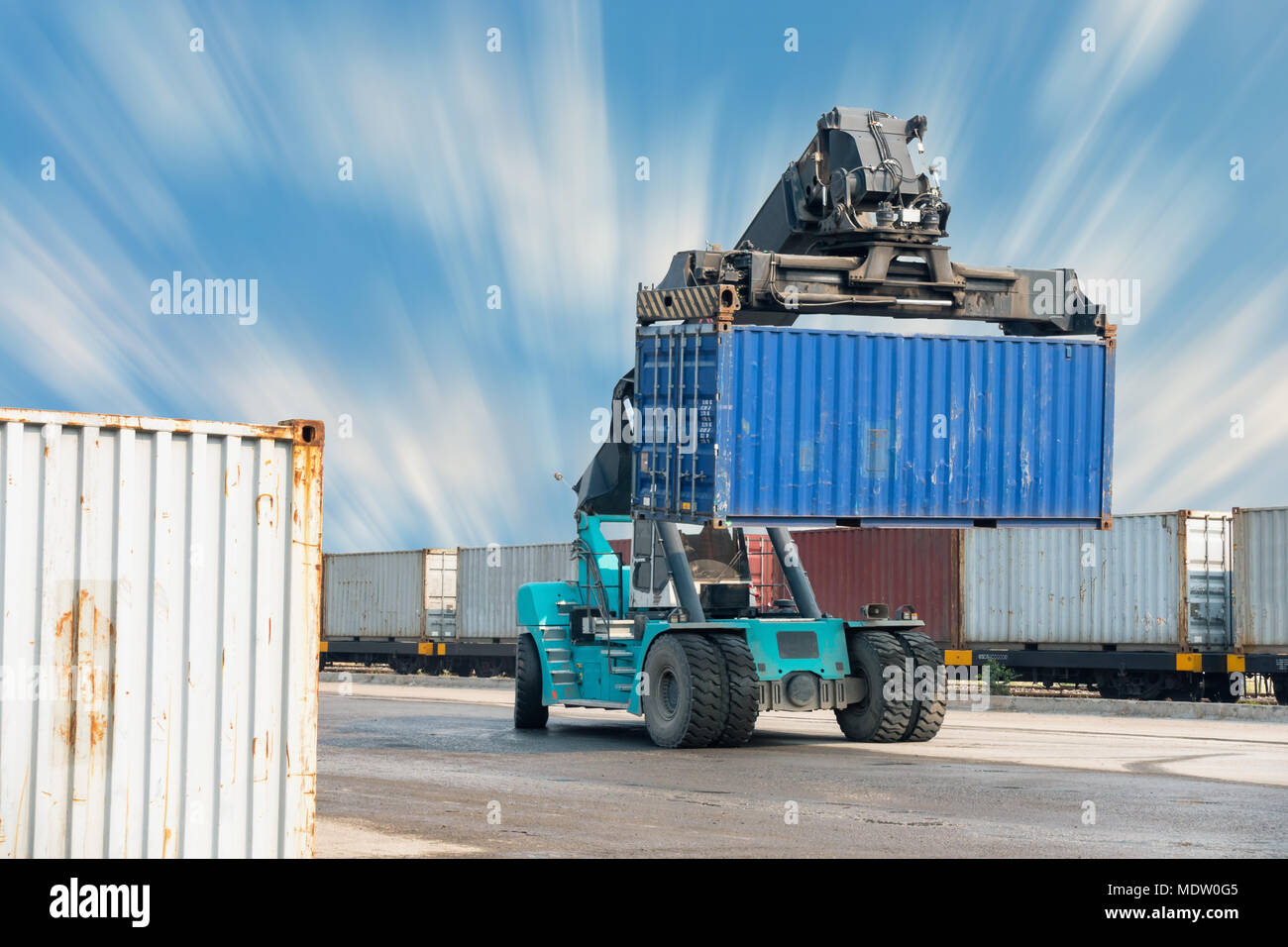 Cargo handling and container management hi-res stock photography and ...