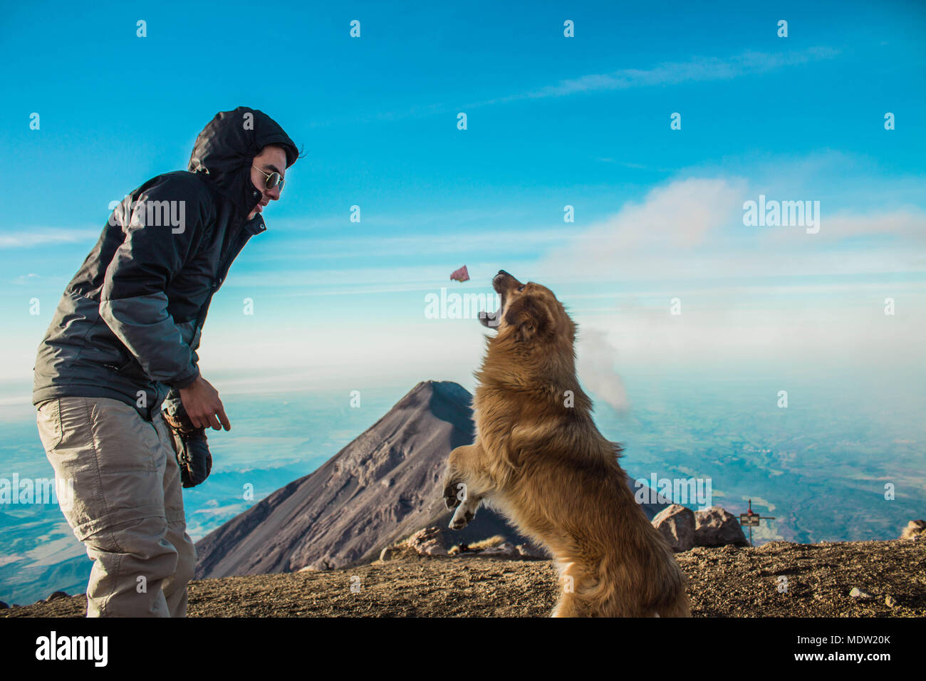 Volcanes guatemala hi-res stock photography and images - Alamy