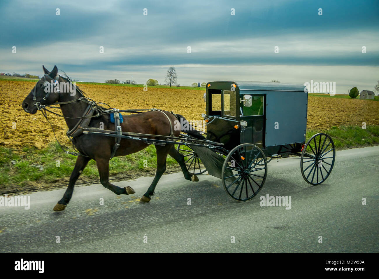 Amish carriage wheels hi-res stock photography and images - Alamy
