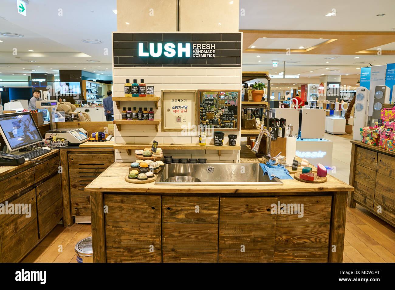 BUSAN, SOUTH KOREA - MAY 28, 2017: Lush at Lotte Department Store in ...