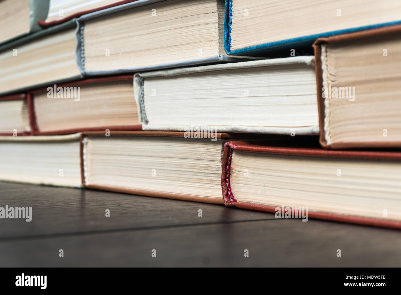 Many books in a bookstore or library Stock Photo - Alamy