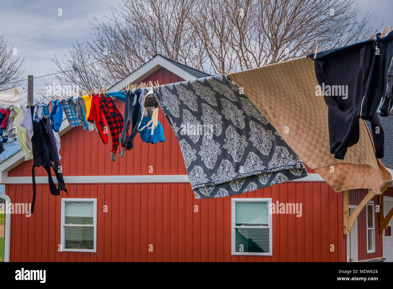 Amish laundry hi-res stock photography and images - Alamy