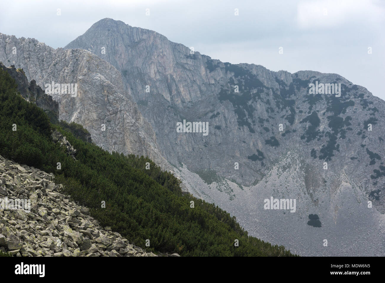 Landscape of Cliffs of Sinanitsa peak, Pirin Mountain, Bulgaria Stock ...
