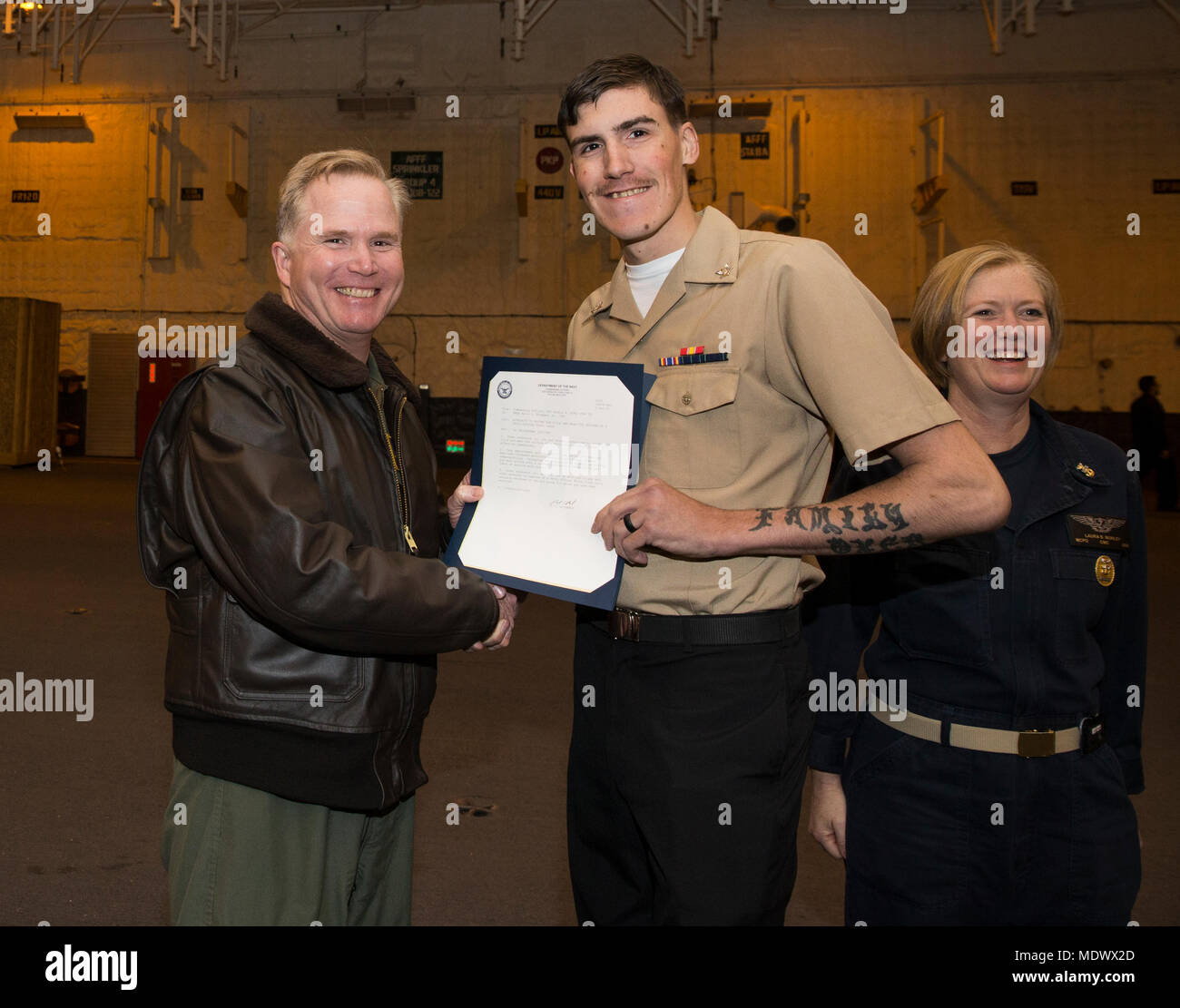 ATLANTIC OCEAN (Dec. 11, 2017) – Boatswain’s Mate 3rd Class Kevin ...