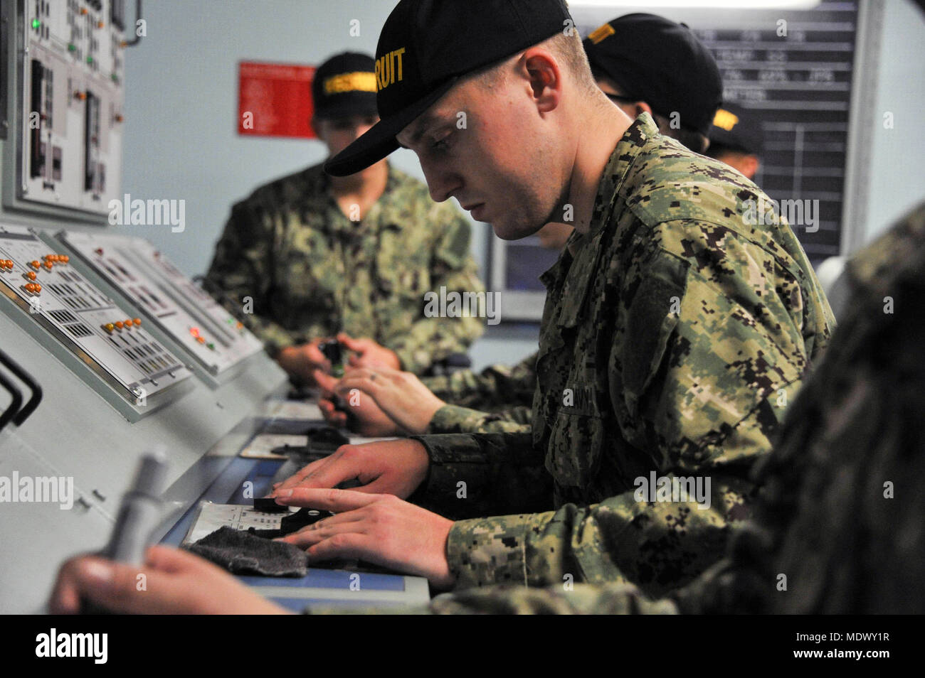 GREAT LAKES, Ill. (Dec. 12, 2017) – Recruits record gauge and alarm ...