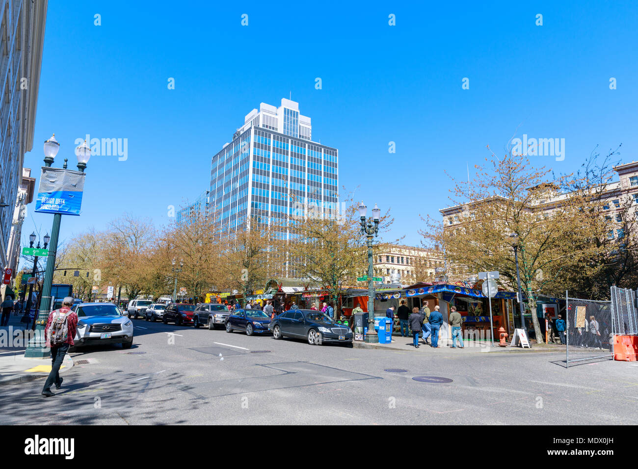 Portland, Oregon, USA - April 19, 2018: Scenery of Portland downtown ...