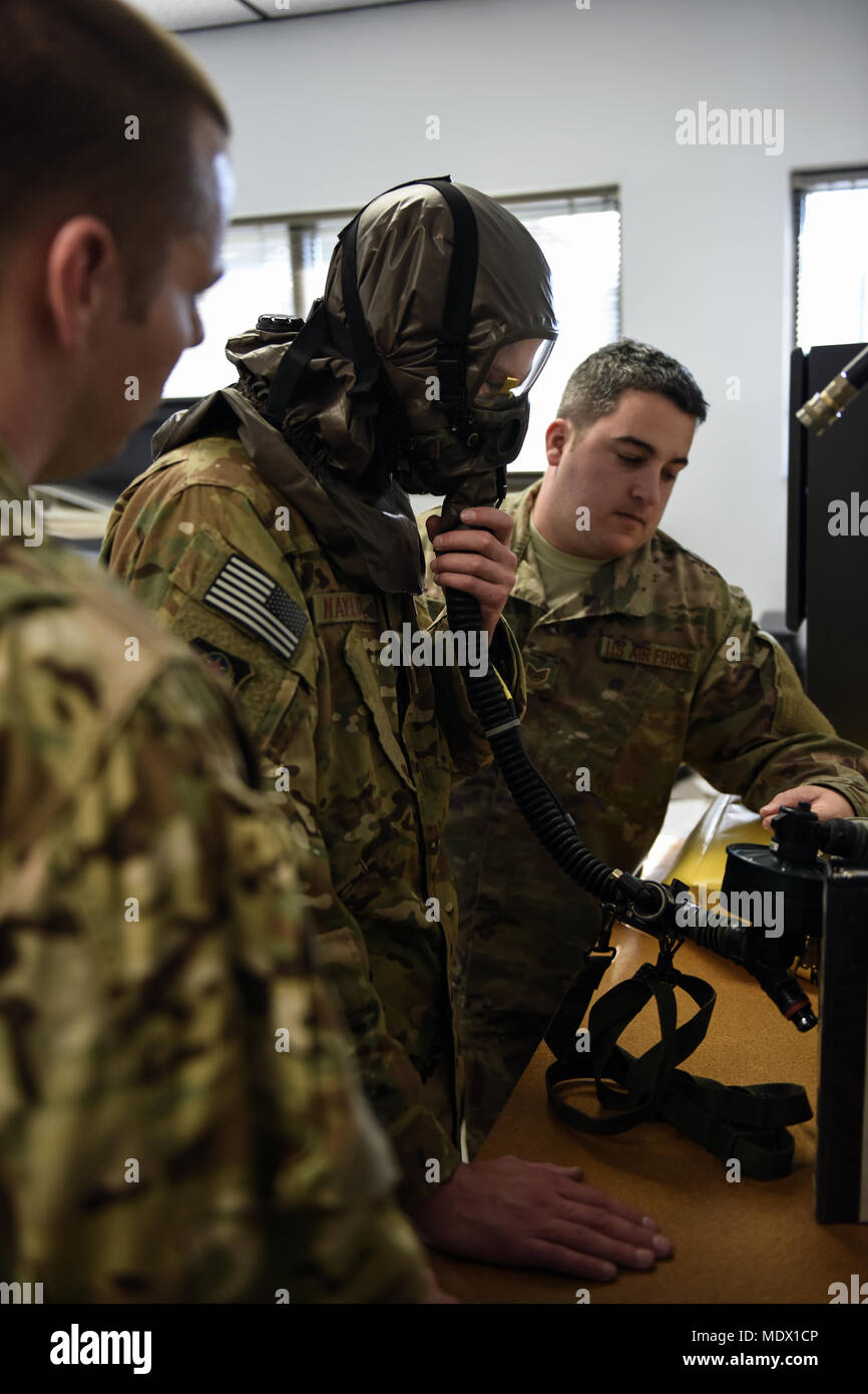 Aircrew eye and respiratory protection system hi-res stock photography ...