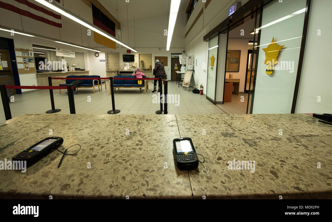 U s post office counter hi-res stock photography and images - Alamy