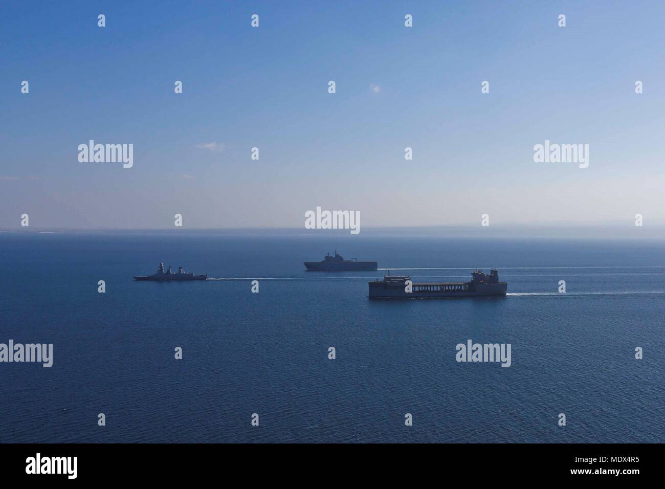 171214-M-UX416-241 U.S. 5TH FLEET AREA OF OPERATIONS (DEC. 14, 2017 ...