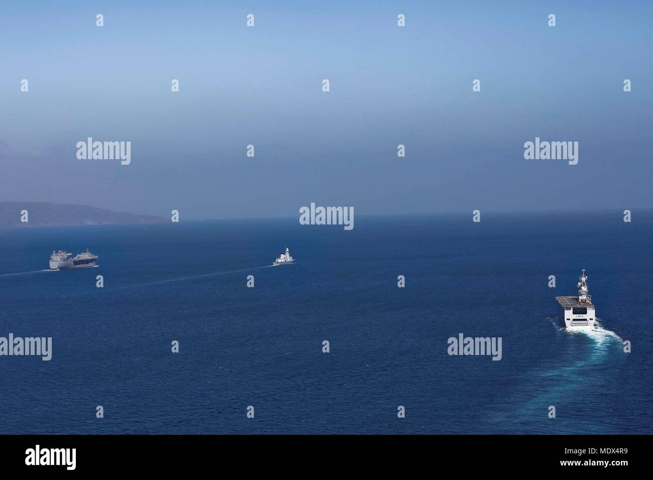 171214-M-UX416-097 U.S. 5TH FLEET AREA OF OPERATIONS (DEC. 14, 2017 ...