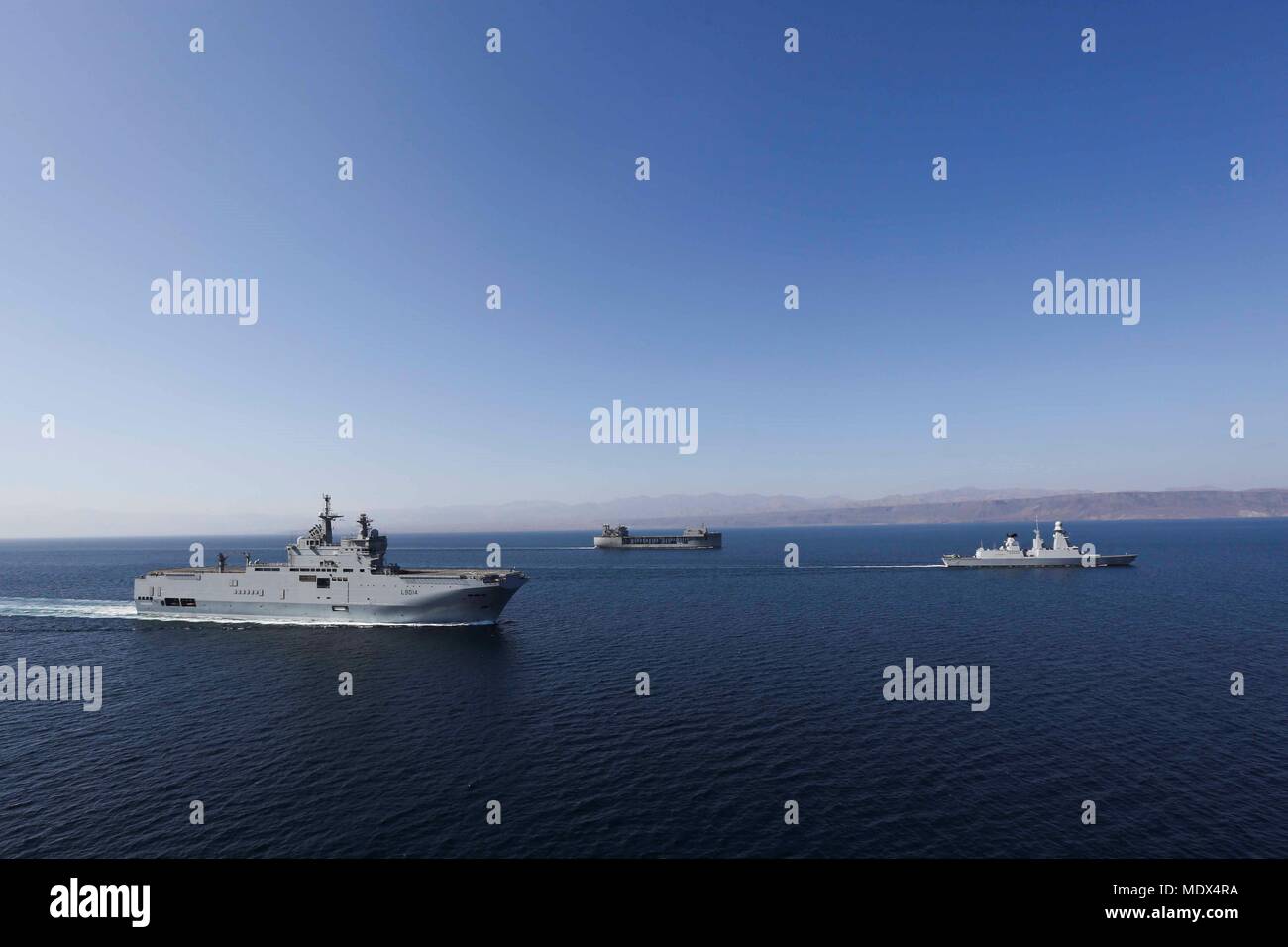 171214-M-UX416-305 U.S. 5TH FLEET AREA OF OPERATIONS (DEC. 14, 2017 ...