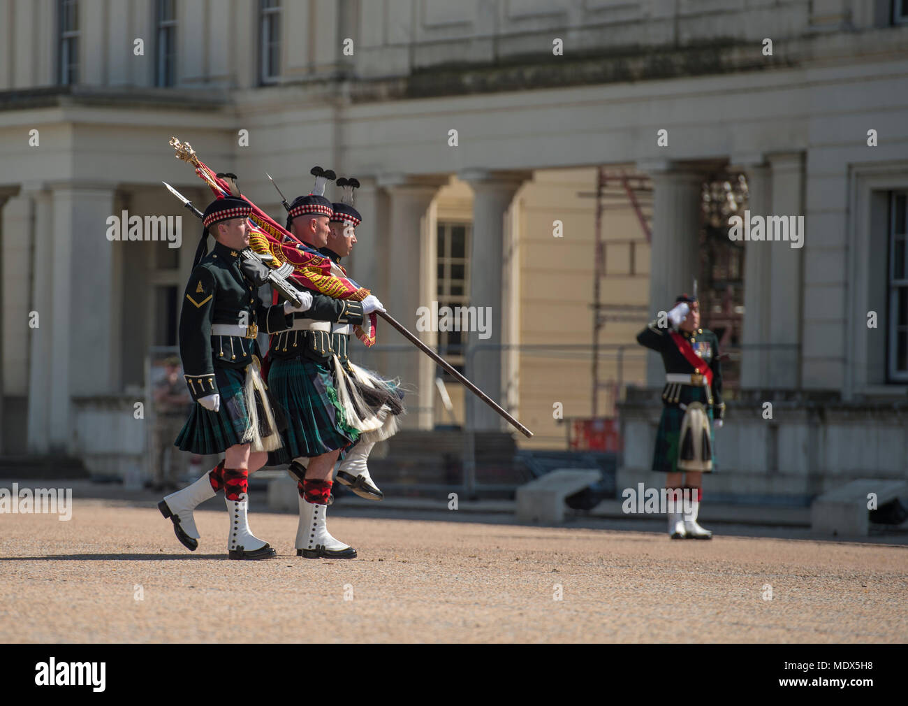 Wellington Barracks, London, UK. 20 April, 2018. Kilted soldiers assist ...