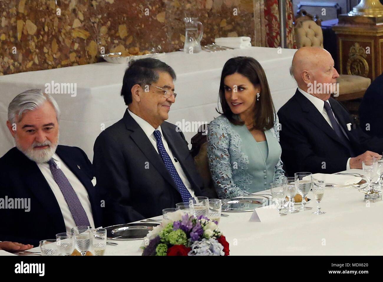 Bóveda consumidor matiz traza rae cesar Excéntrico Conceder