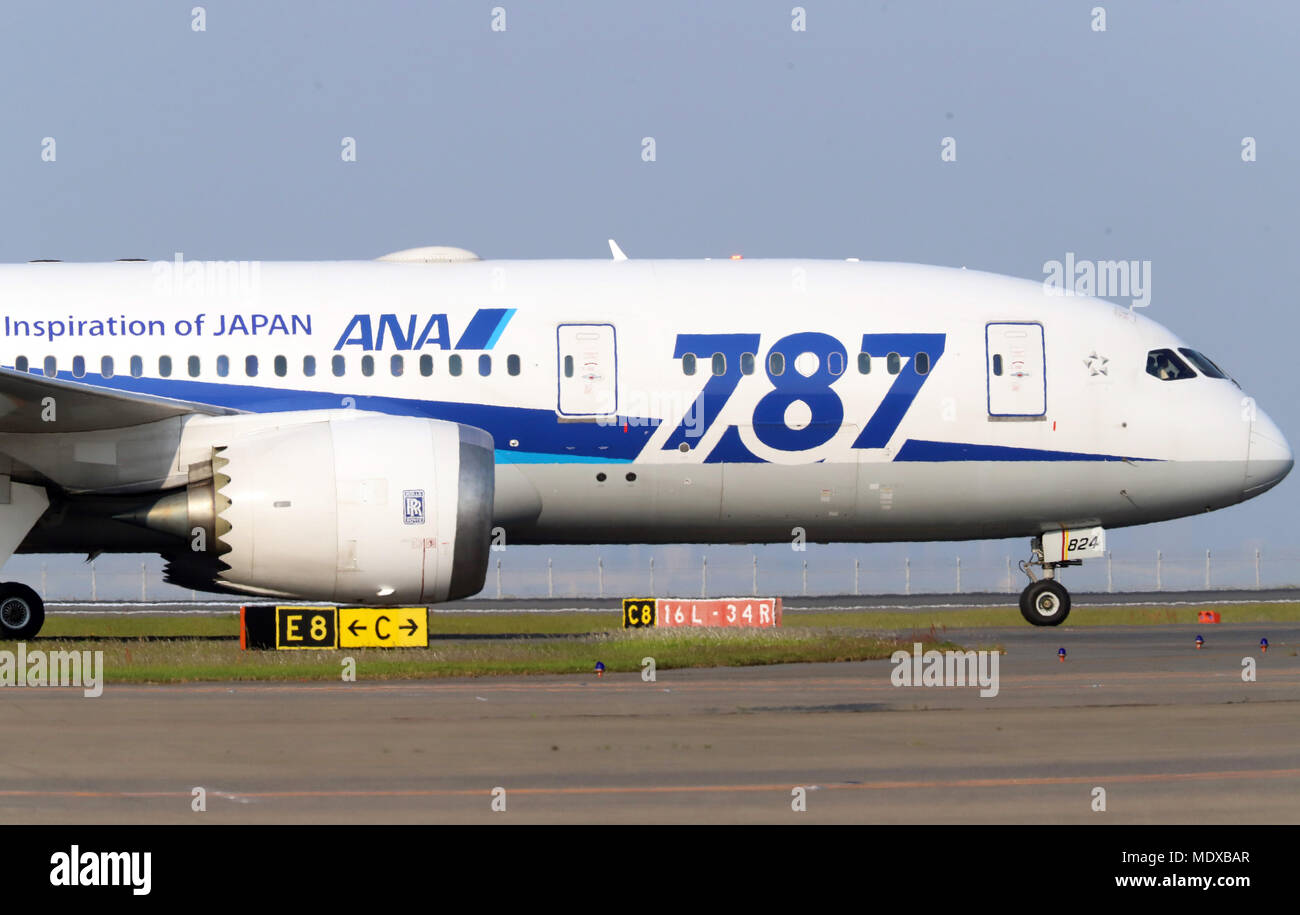 Boeing 787s hi-res stock photography and images - Alamy