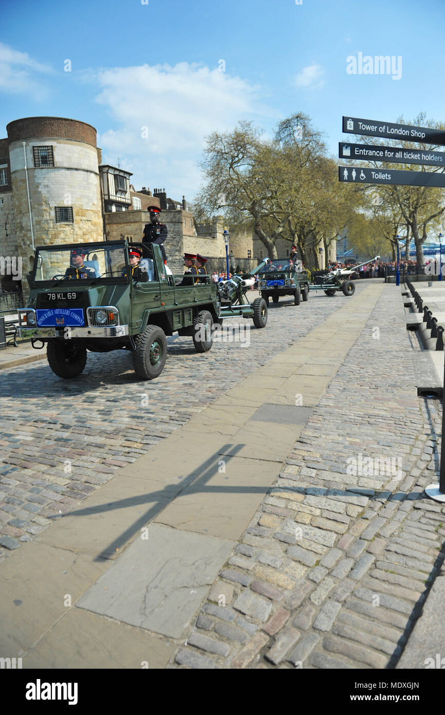 London, UK. 21st April 2018. Soldiers of The Honourable Artillery ...