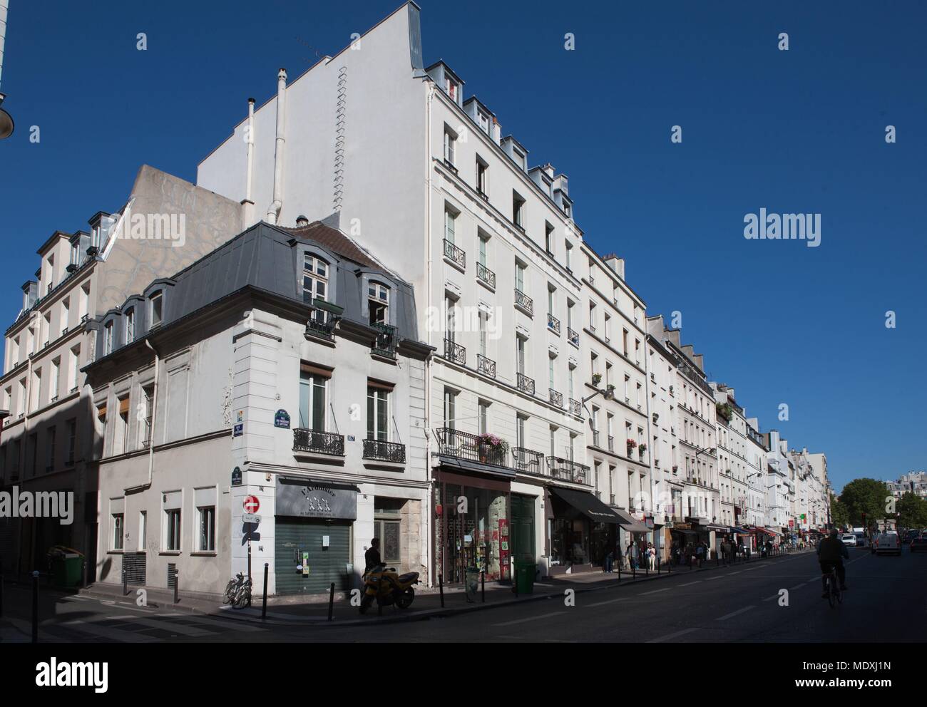 Paris, rue du faubourg Saint-Antoine, facades Stock Photo - Alamy